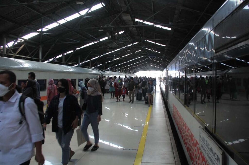 PT Kereta Api Indonesia Daerah Operasi (Daop) 2 Bandung Melayani Jutaan ...